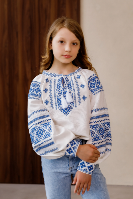 UKRAINIAN CLOTHING AND ACCESSORIES DELIVERED IN THE U.S. AND WORLDWIDE