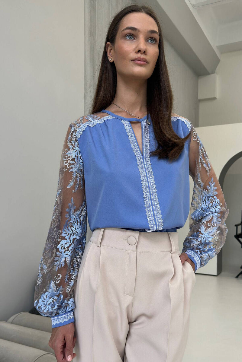 UKRAINIAN CLOTHING AND ACCESSORIES DELIVERED IN THE U.S. AND WORLDWIDE